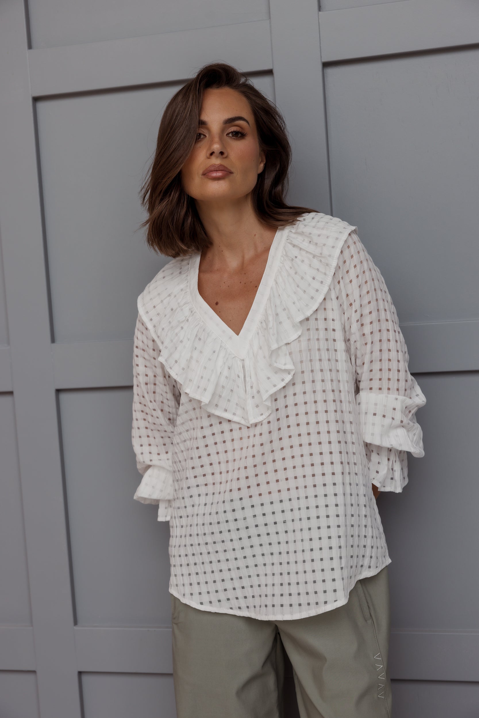 BILLY Blouse Chequer White – A L E X A N D R A