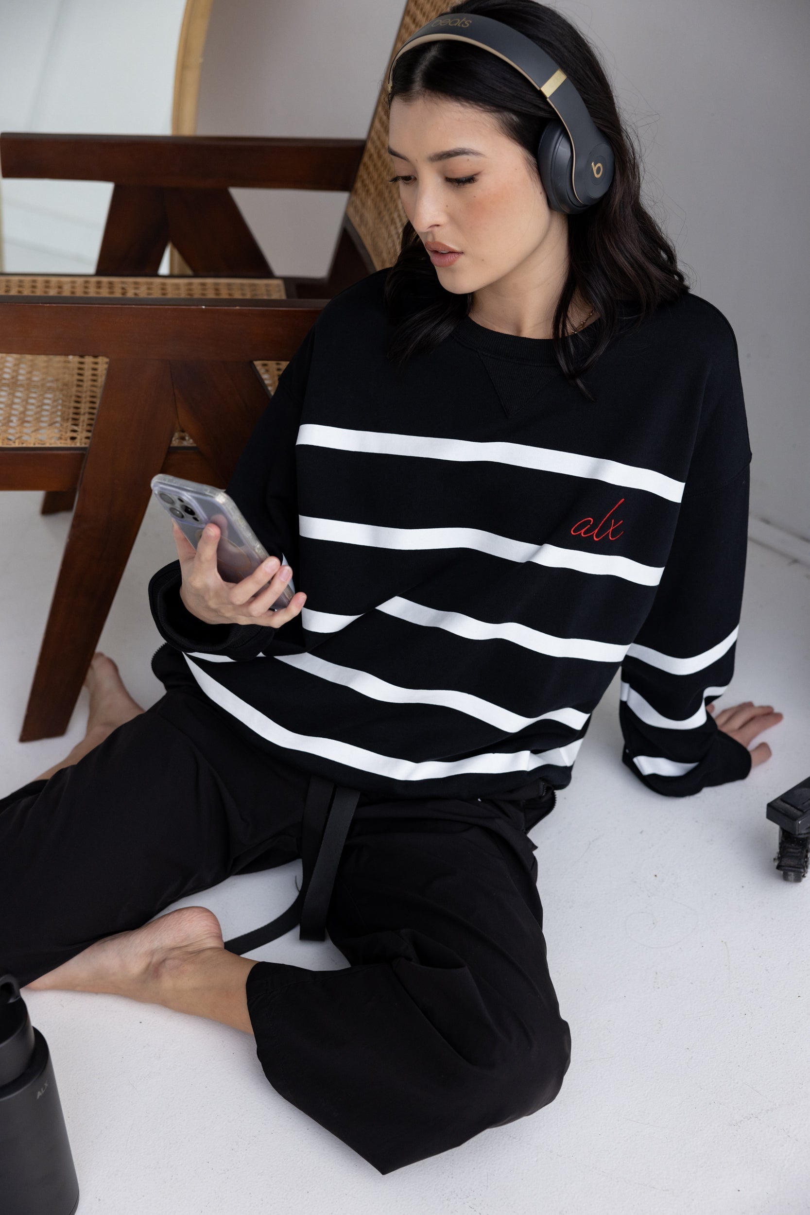 JASPER Jumper Black – A L E X A N D R A