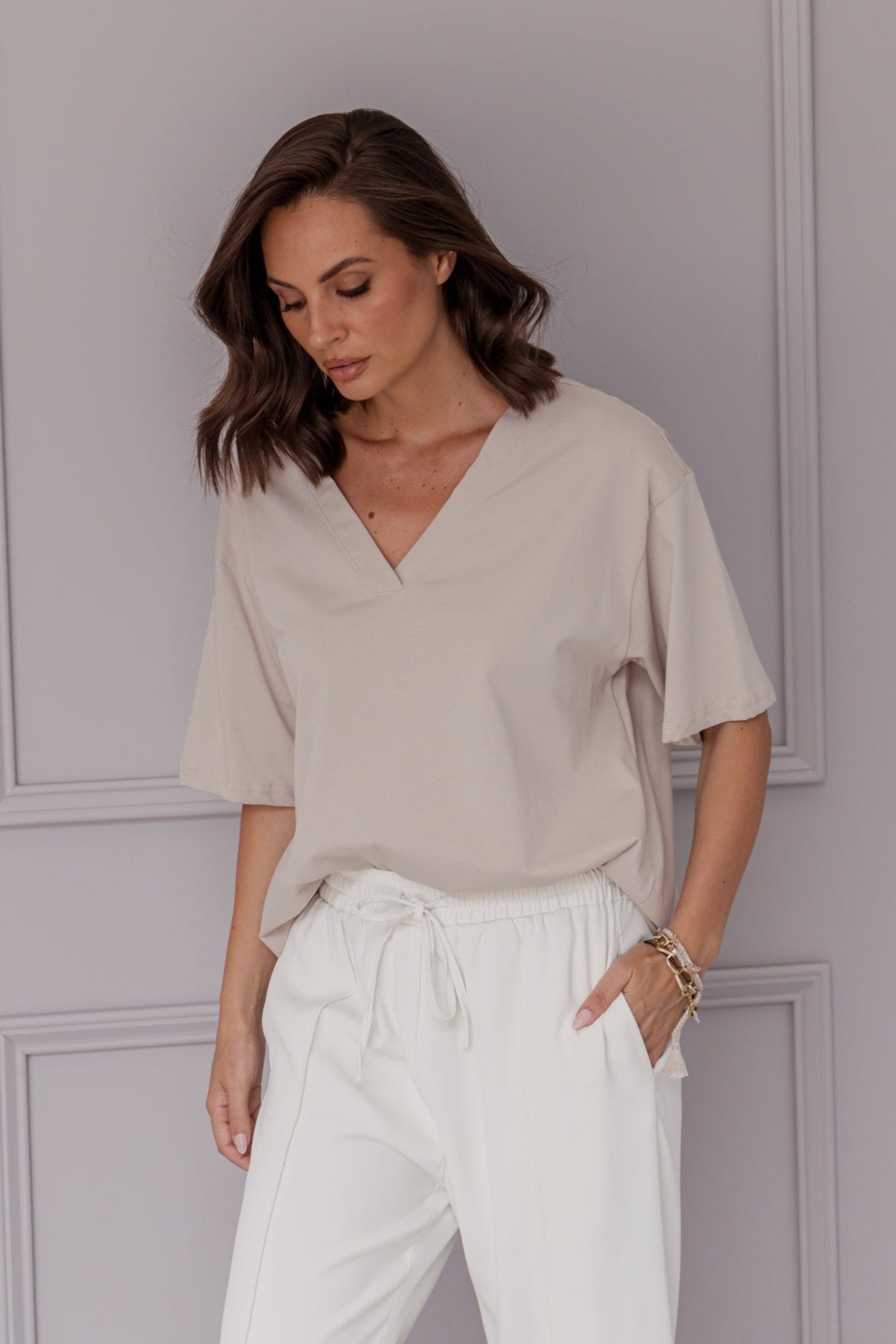 NIX V NECK Stone – A L E X A N D R A