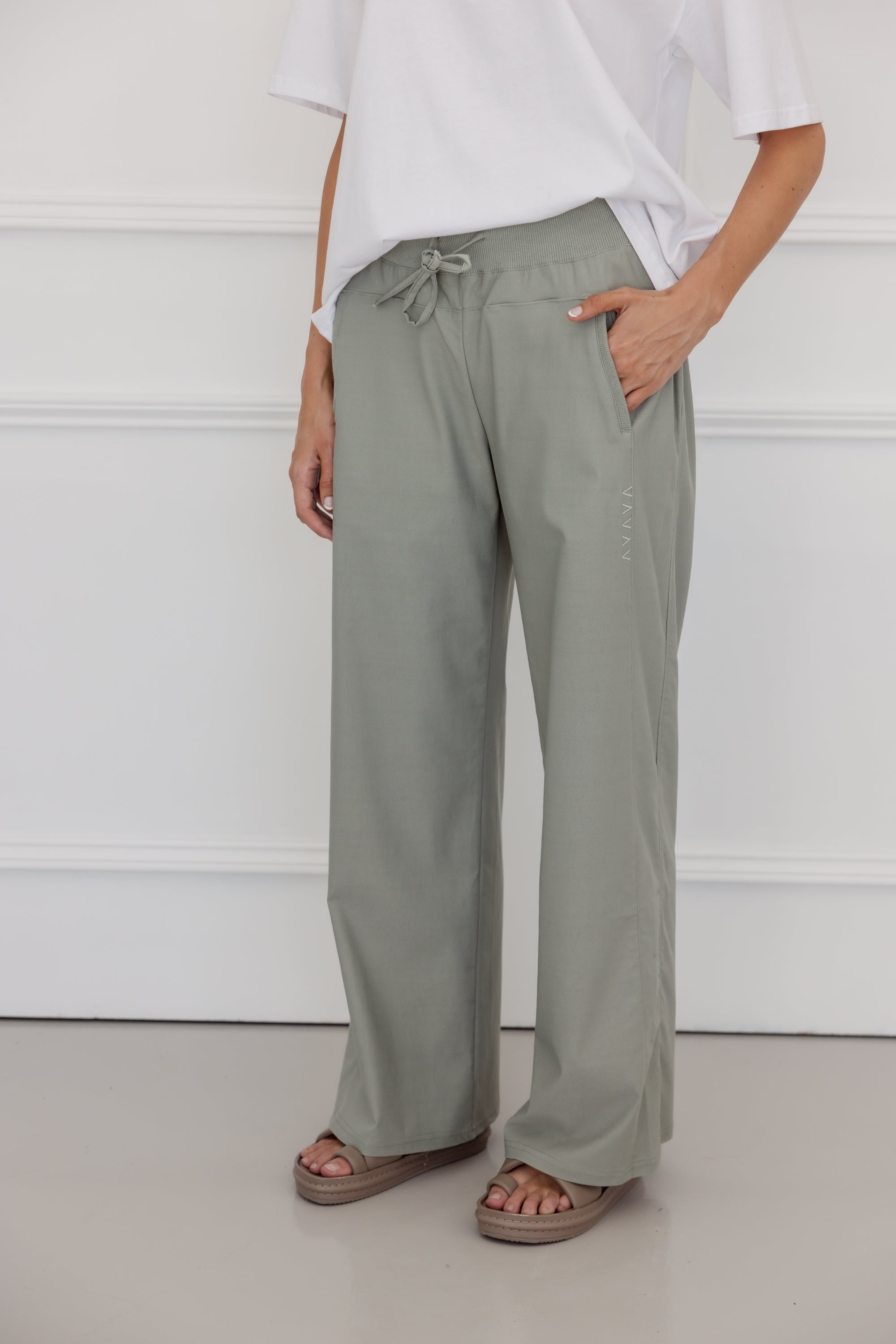 ARDEN Pants Sage – A L E X A N D R A